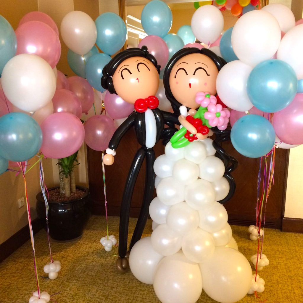 Bride & Groom Display (Balloon Sculpture) - Balloon Shop