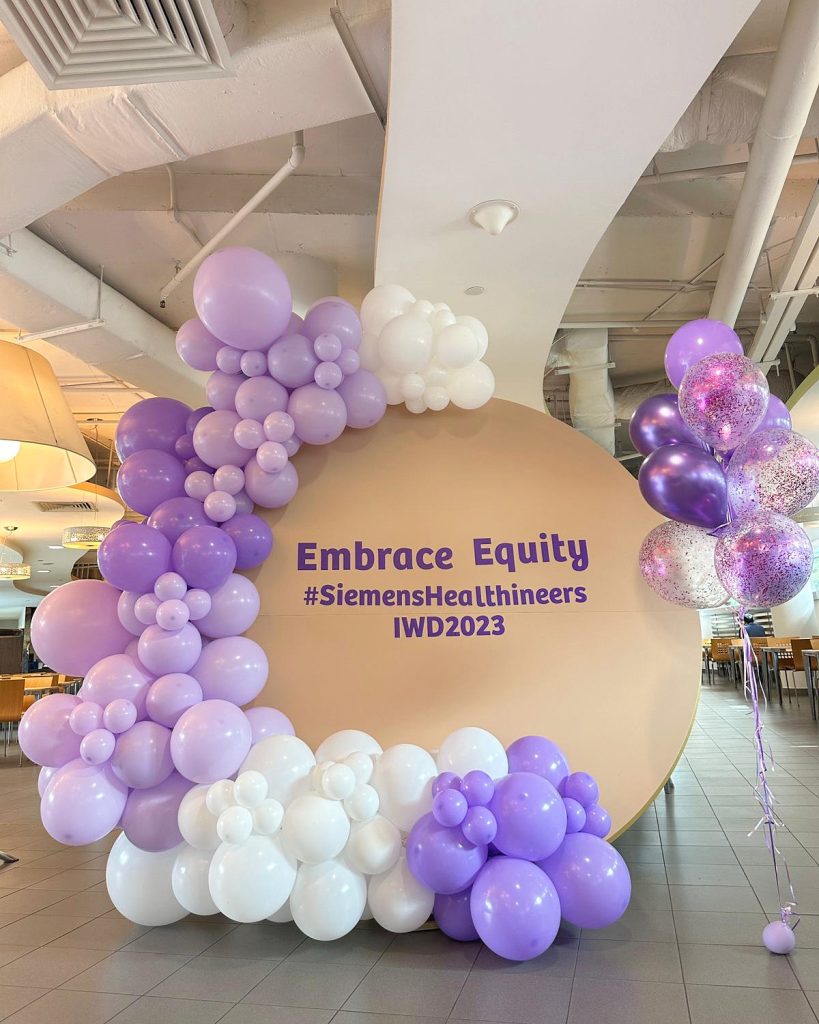 Organic Balloon Garland with Round Backdrop Decor - Balloon Shop
