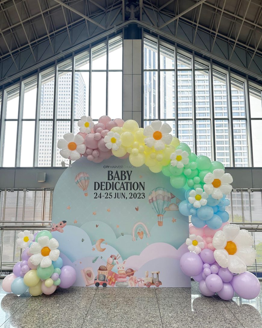 Organic Balloon Garland with Round Backdrop Decor - Balloon Shop
