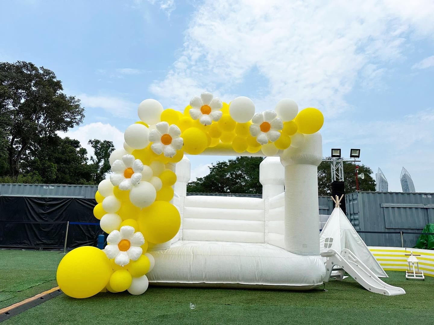 36 Types of Bouncy Castles Rental in Singapore - Balloon Shop